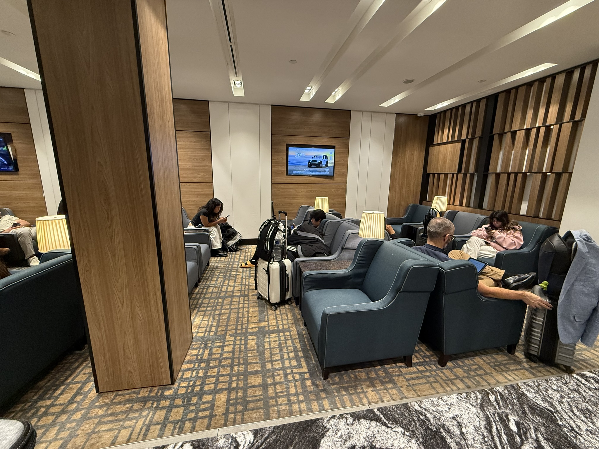 YOLO Solo Trip Part 20 – Plaza Premium Lounge YYZ Terminal 3 US ...